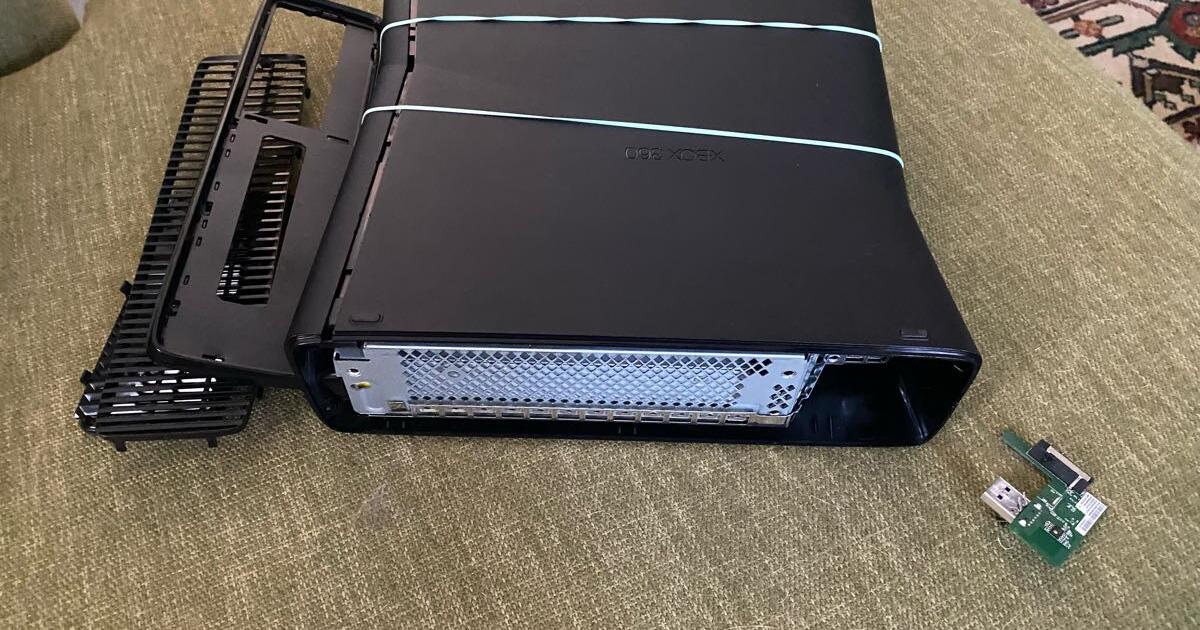 Broken Xbox 360 slim for Free in Memphis, TN | For Sale & Free — Nextdoor