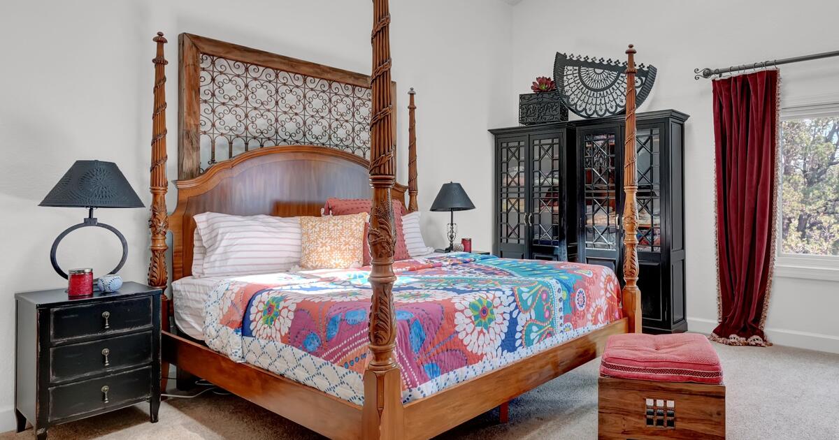 Moving sale - large items for $1 in Colorado Springs, CO | Finds — Nextdoor