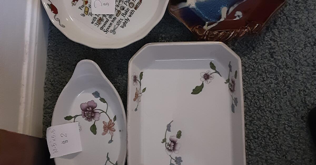 The Diferent Tray And Serving Dish For Sale for $3 in Houston, TX | For ...