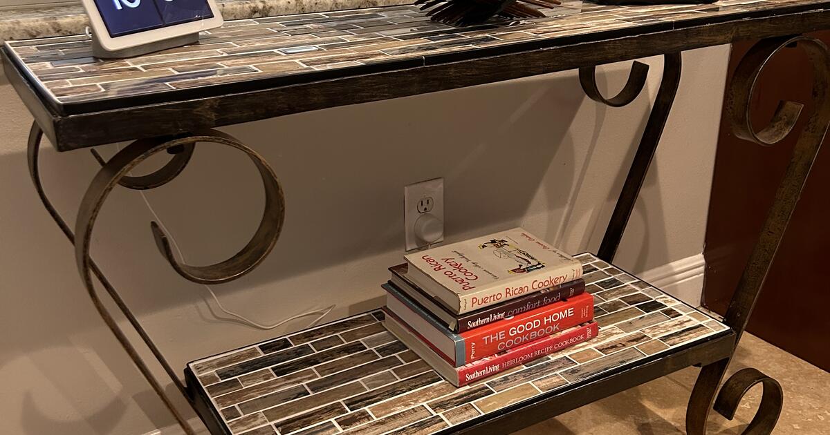 Pier 1 Side Table in Burlington, NC | For Sale & Free — Nextdoor