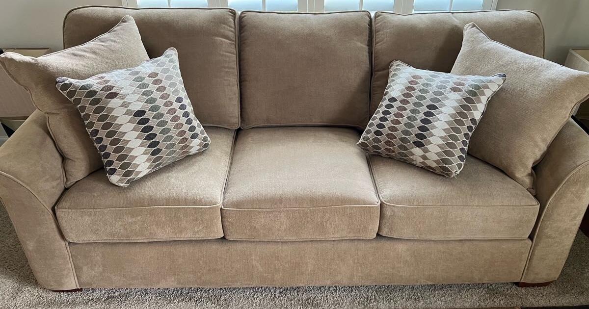 Beige Sofa from Haverty’s with four pillows for $250 in Leesburg, FL ...