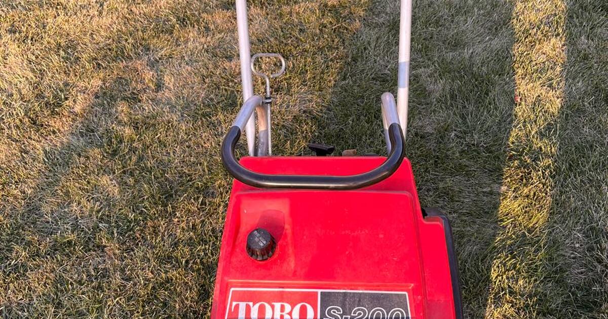 Toro S-200 Snow Blower for $25 in Cedar Rapids, IA | For Sale & Free ...