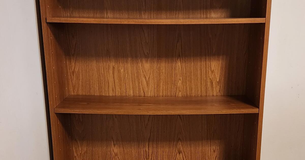 Basic bookcase for Free in Mercer Island, WA | For Sale & Free — Nextdoor