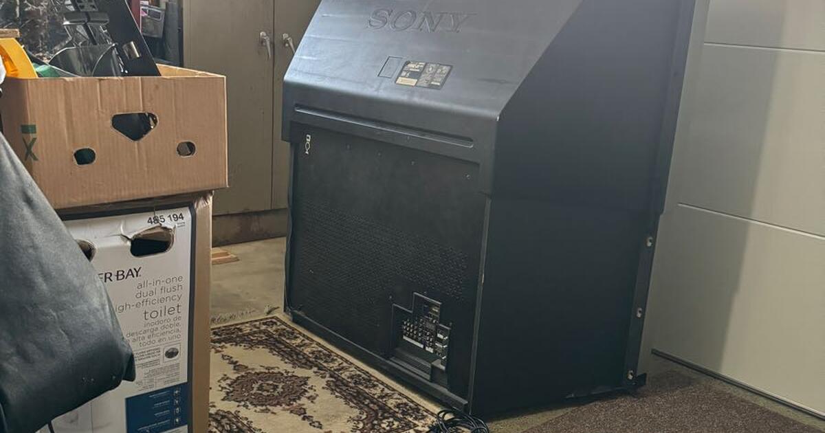 Sony Rear Projection TV for Free in Upper Marlboro, MD | For Sale ...