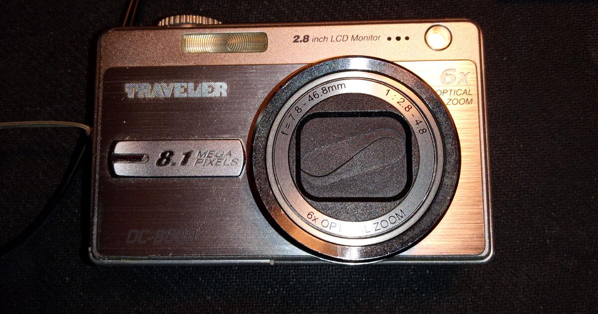 8 MP DIGITAL CAMERA SET for $18 in Gurnee, IL | For Sale & Free — Nextdoor
