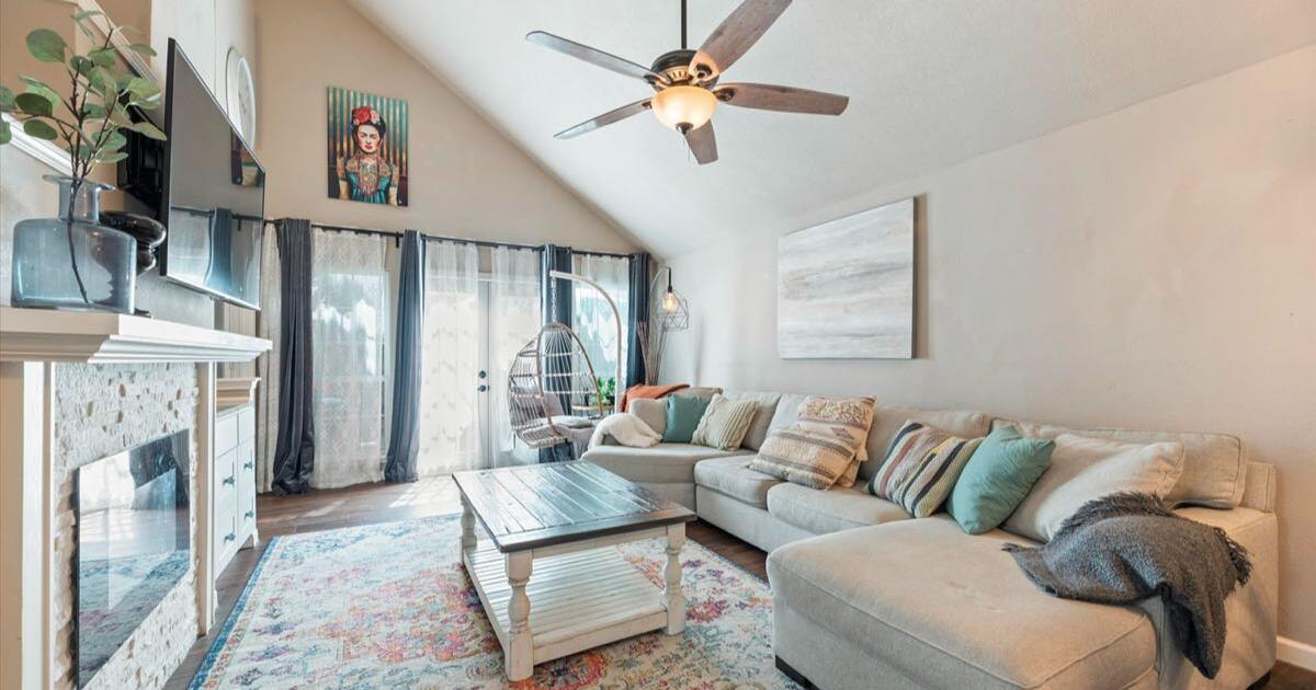 Two smart TVs (45” and 55 “) for $200 in Irving, TX | For Sale & Free ...