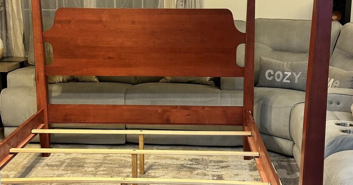 Queen four poster bed frame - Ethan Allen Country Colors collection for ...