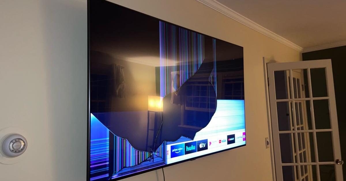 Broken Samsung Smart TV Q80 65” (For Parts) for $100 in Ballston Lake ...