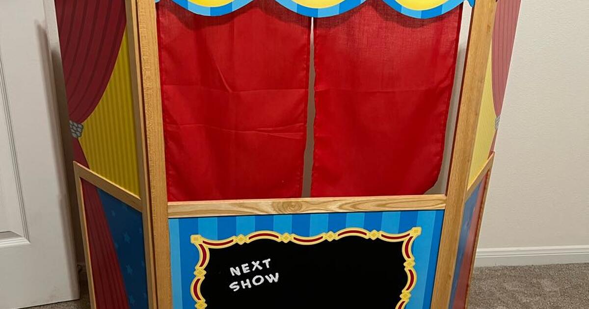 Kidkraft Puppet Theater Set for $15 in Spring, TX | For Sale & Free ...