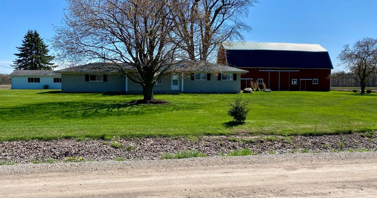 3 bedroom home and 2 outbuildings for $345000 in Ray, MI | For Sale ...