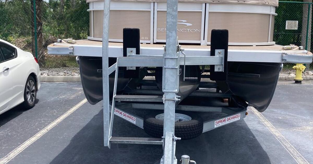 2021 Bennington Tritoon 20.6 feet, with with 115 Yamaha 4 stroke engine ...