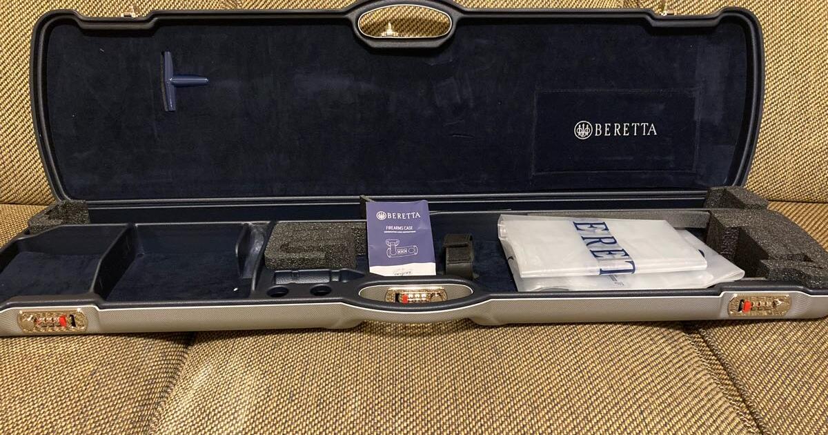 Beretta Hard Shotgun Case for 32 inch barrel for $275 in Conroe, TX | For Sale & Free — Nextdoor