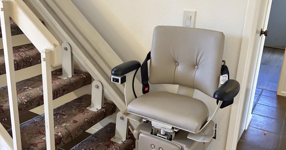 Free electronic chair lift for people with 2nd story with mobility ...