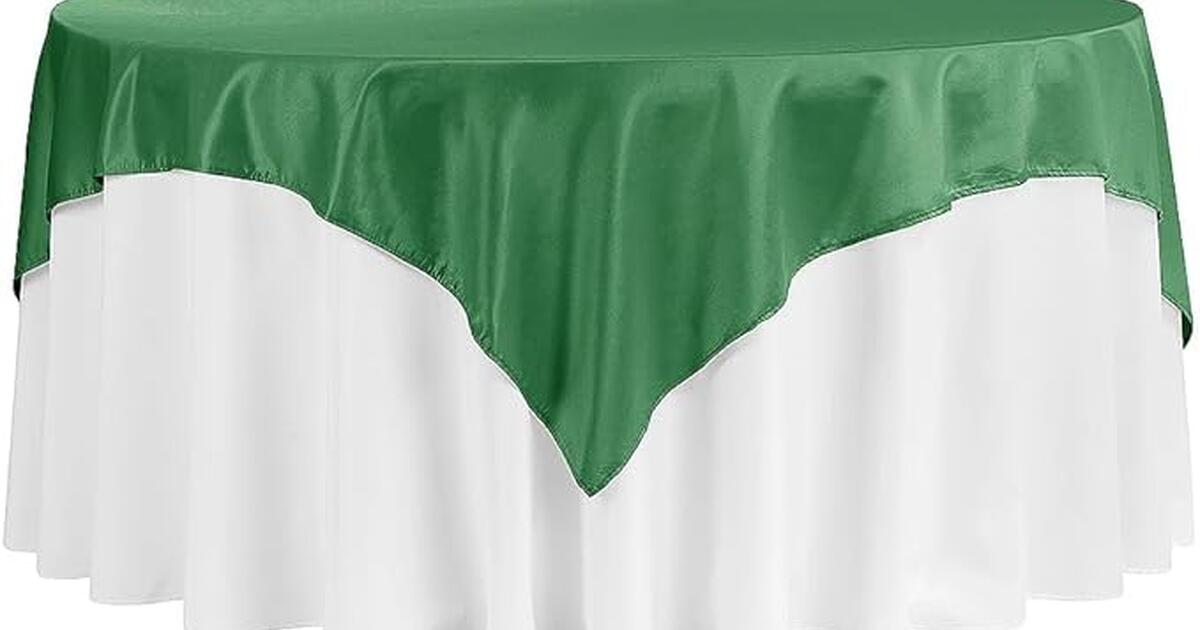 Free! Eight emerald green satin table toppers for 8 ft round tables ...