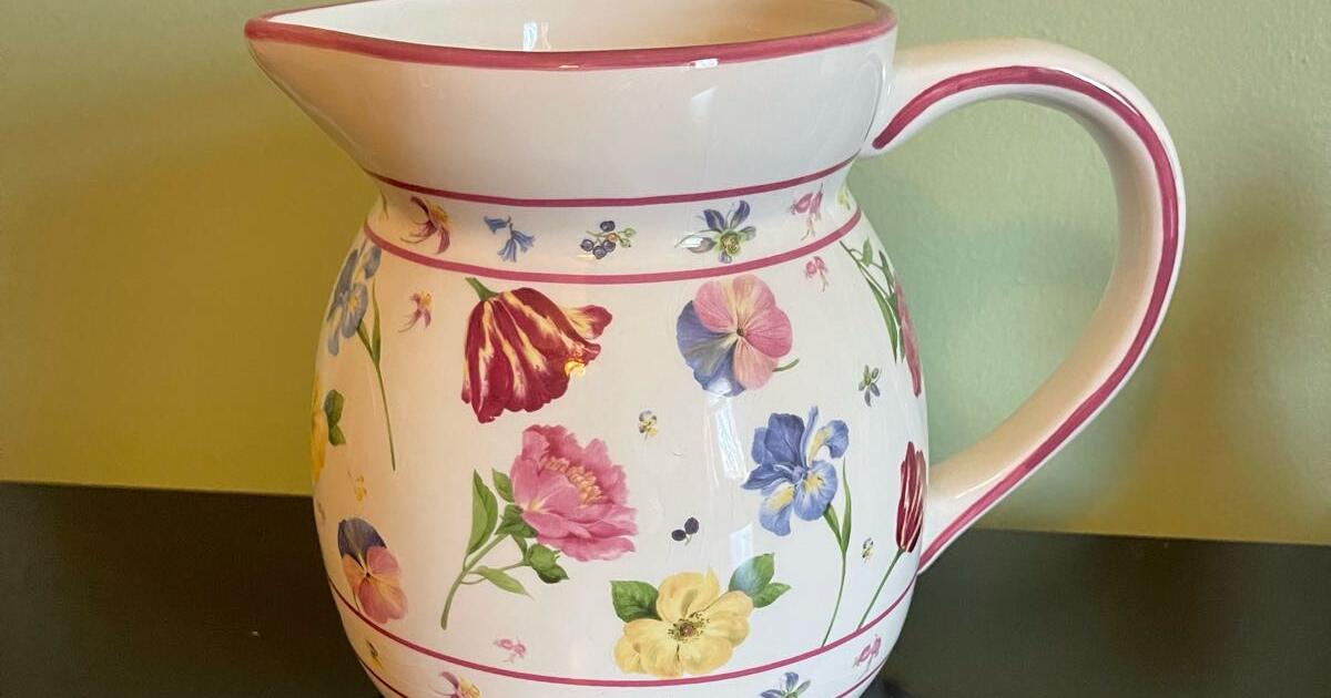 Harry & David Floral Pitcher for $20 in Carmel, IN | Finds — Nextdoor
