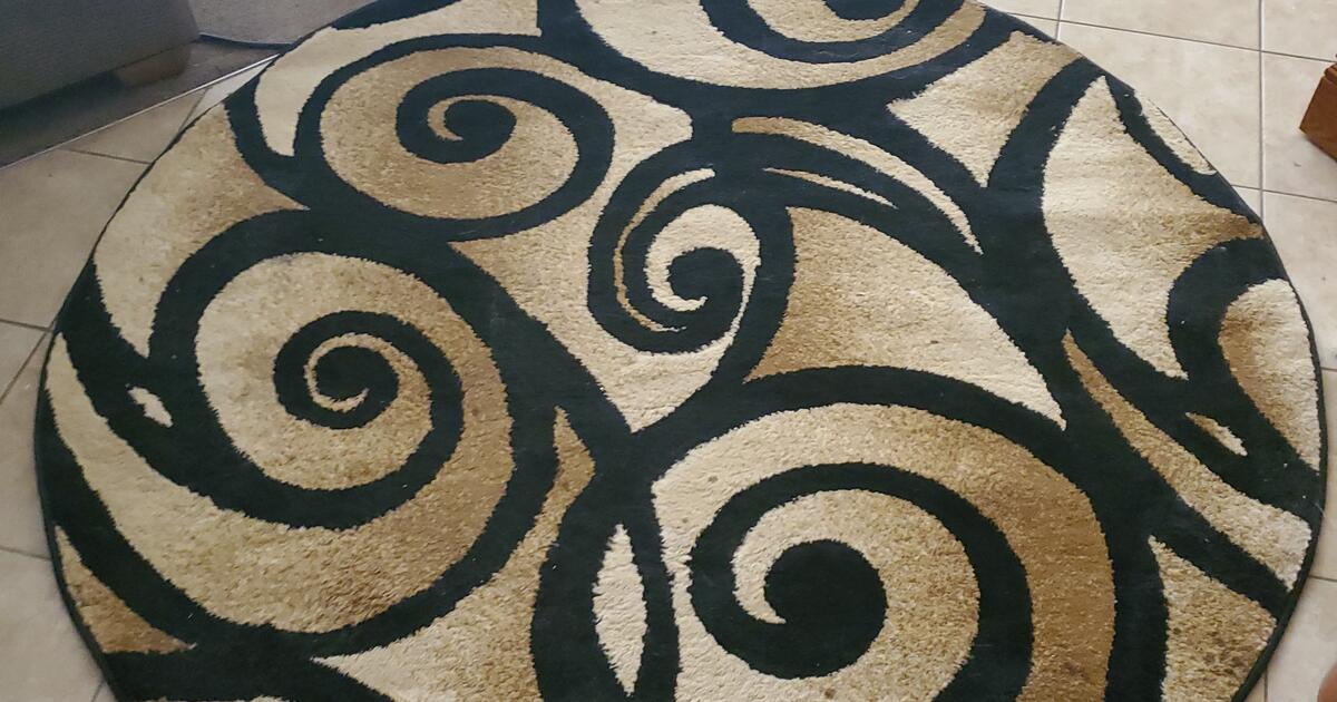 6 Foot Round Swirl Pattern Rug for Free in Vacaville, CA | For Sale ...