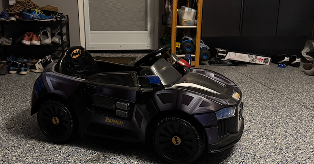 Hauck Batmobile 6V Battery Powered Electric Ride-On Sports Car (Batman ...