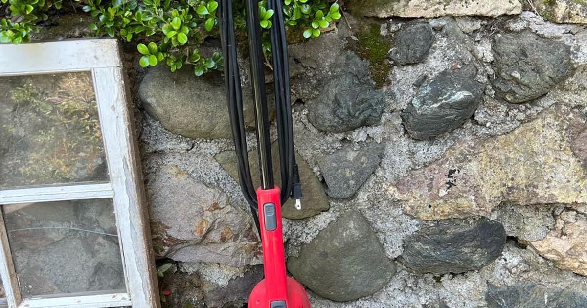 FREE - Workbench or Table and Functioning Dirt Devil Vacuum Cleaner for ...