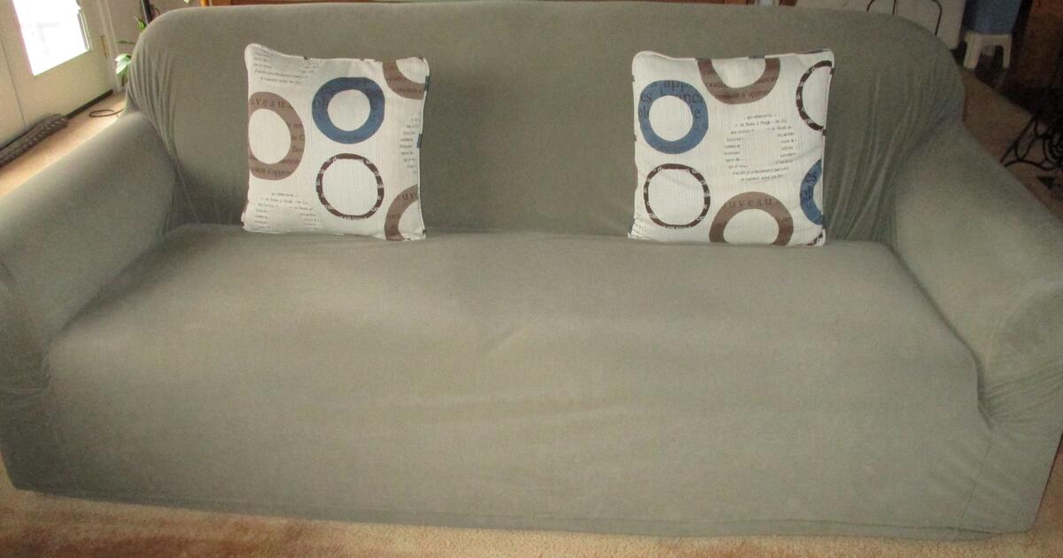 FREE---FREE---FREE--- Couch/Sofa Sleeper and matching Love Seat for ...