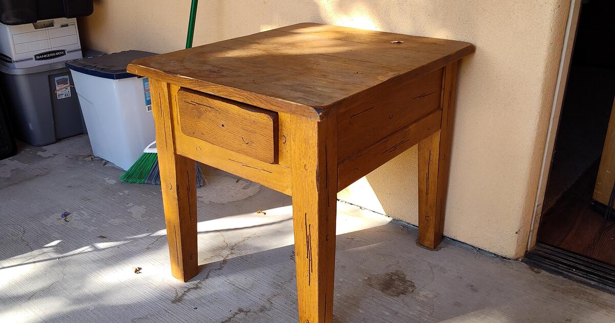 Free small table for Free in Palm Desert, CA | For Sale & Free — Nextdoor