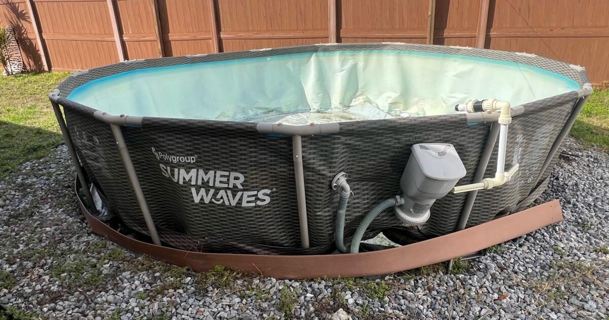 Garbage day is Tuesday am! FREE Summer Waves Pool for Free in ...