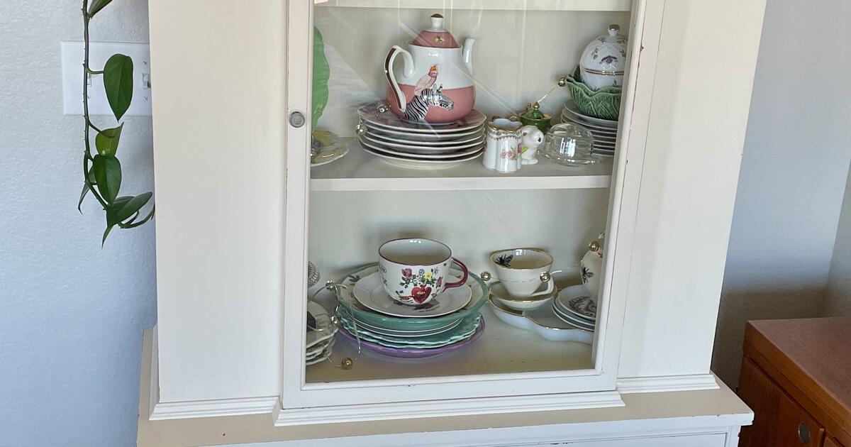 Vintage China Cabinet Hutch for $150 in Parker, CO | Finds — Nextdoor