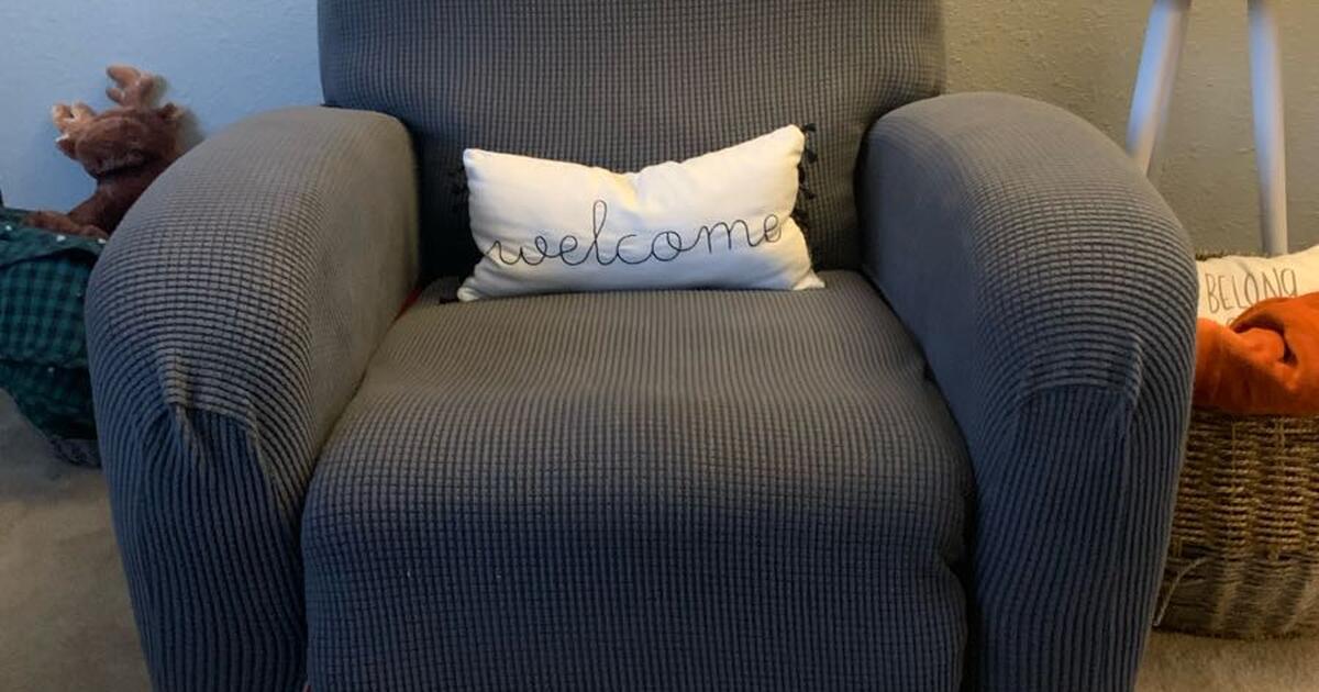 Electric recliner for $20 in Coon Rapids, MN | For Sale & Free — Nextdoor