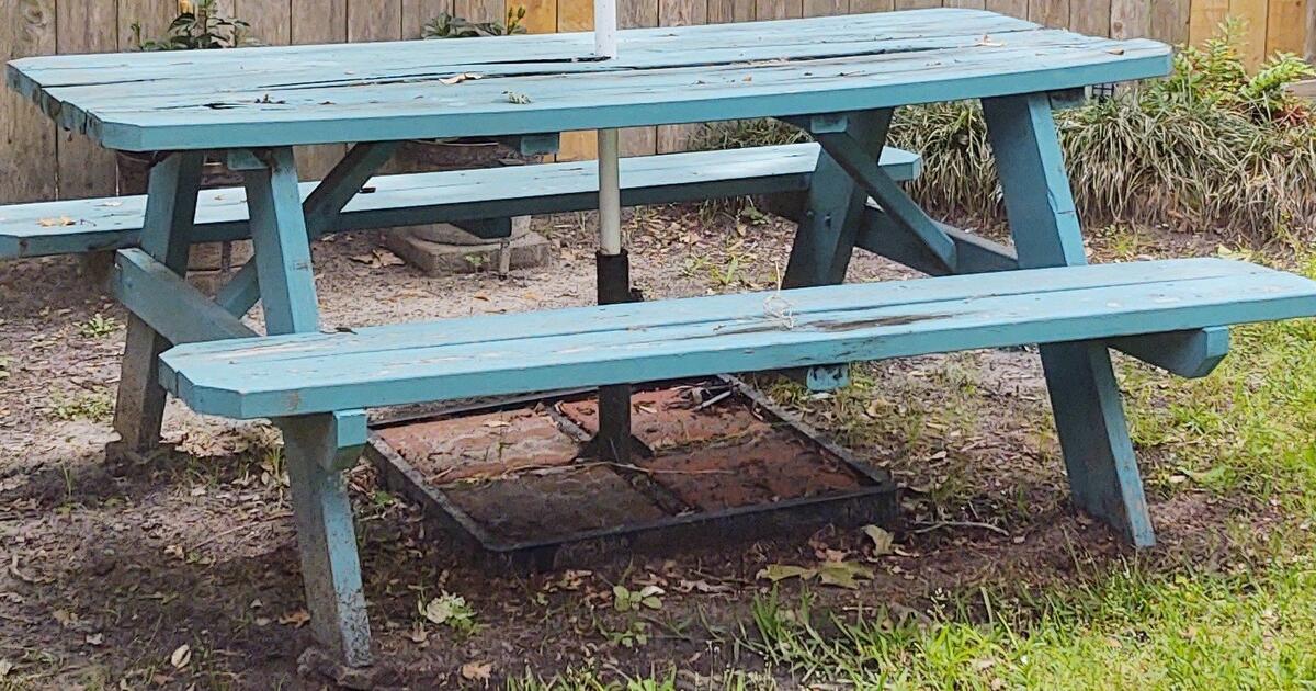 picnic table for Free in Willis, TX | For Sale & Free — Nextdoor