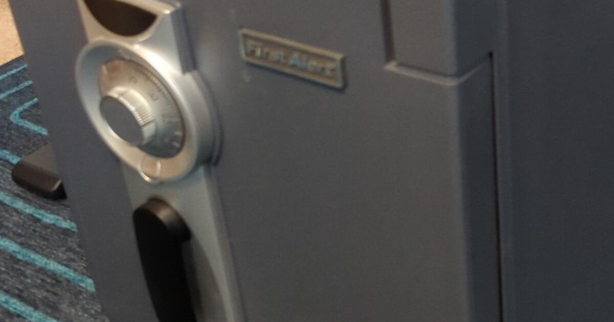 First Alert 2087F Safe Box, 0.94 Cubic Foot, Grey for $125 in Oswego ...