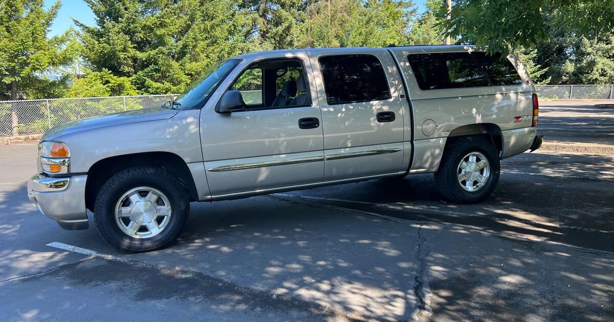 2005 GMC 1500 SLE crew cab 4wd clean title low miles 125k for Free in ...