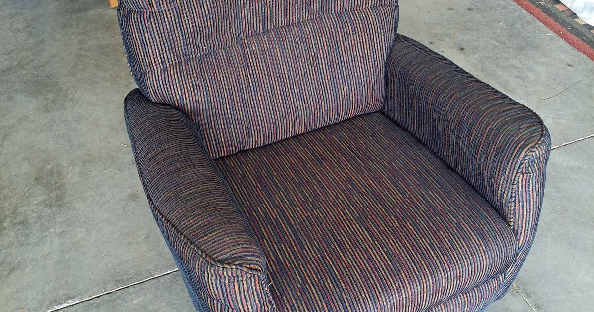 Recliner for $35 in Oak Ridge, TN | For Sale & Free — Nextdoor