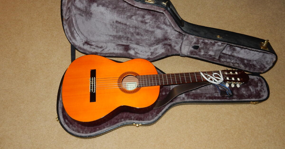 Yamaha Eterna guitar and case for $75 in Kirkland, WA | For Sale & Free — Nextdoor