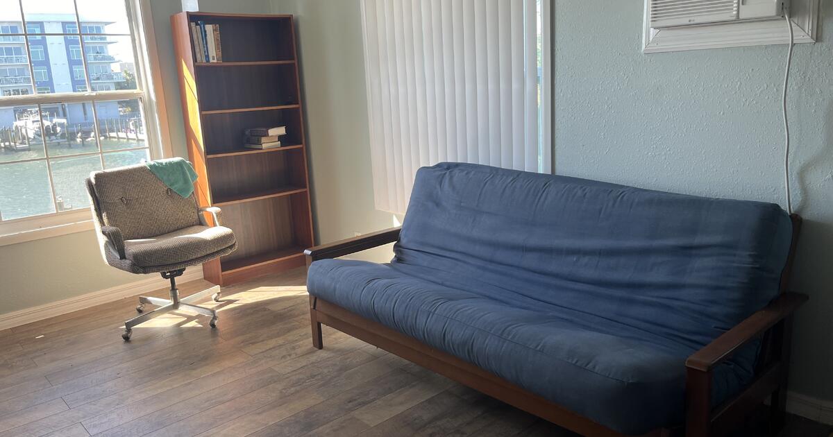 Garage Sale Free Items Nov 16 After 1pm In Clearwater Beach Fl For