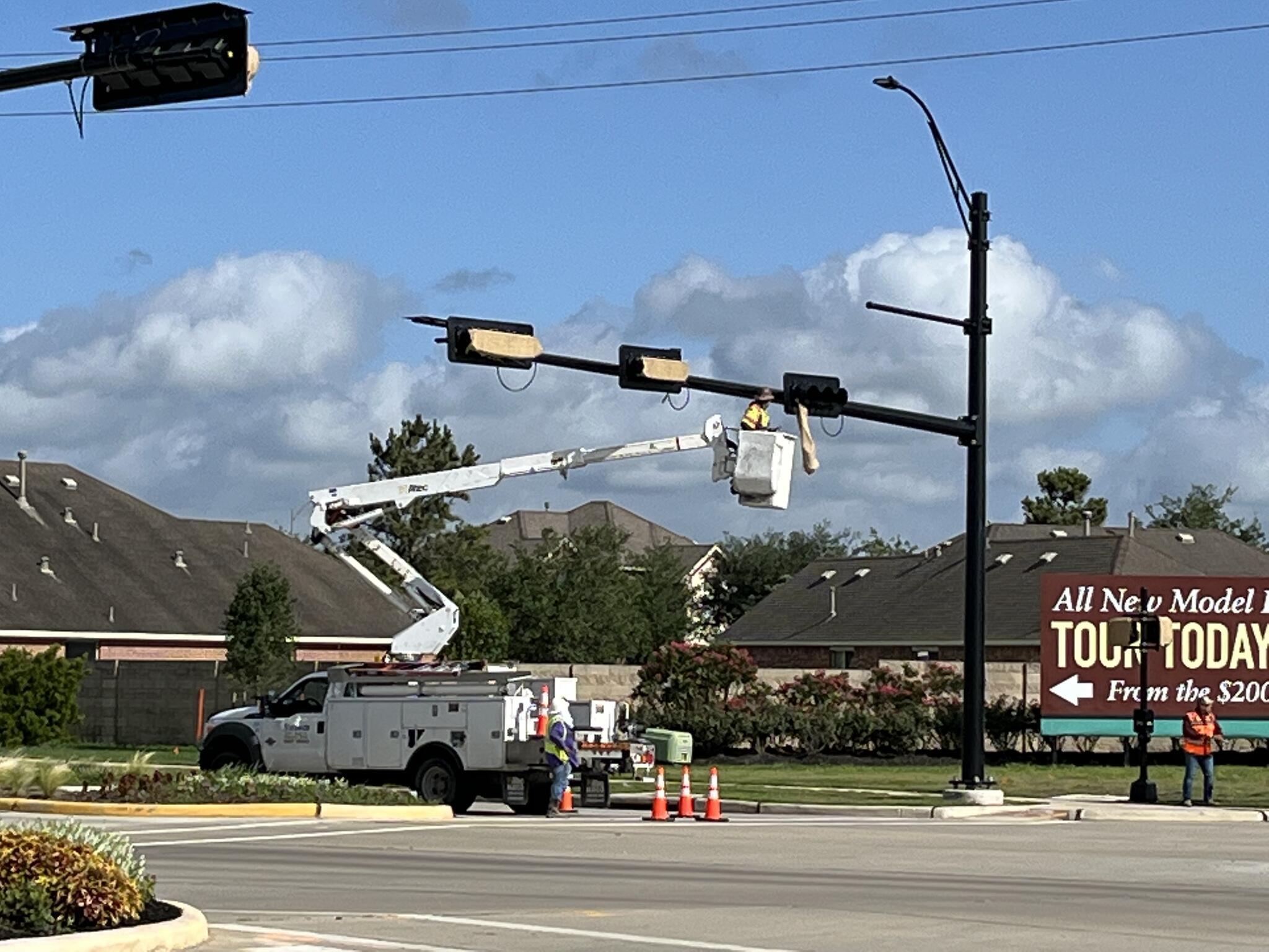 Activation of Traffic Signals Along Meridiana Pkwy (Iowa Colony Police ...