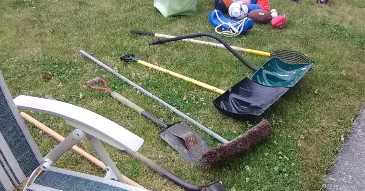 Garage Sale , 2619 Starford Drive . Here is some of the stuff ...