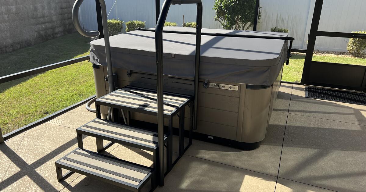 Bullfrog A Series Model A6L 6-Seat Luxury Spa (Hot Tub) for $5000 in ...