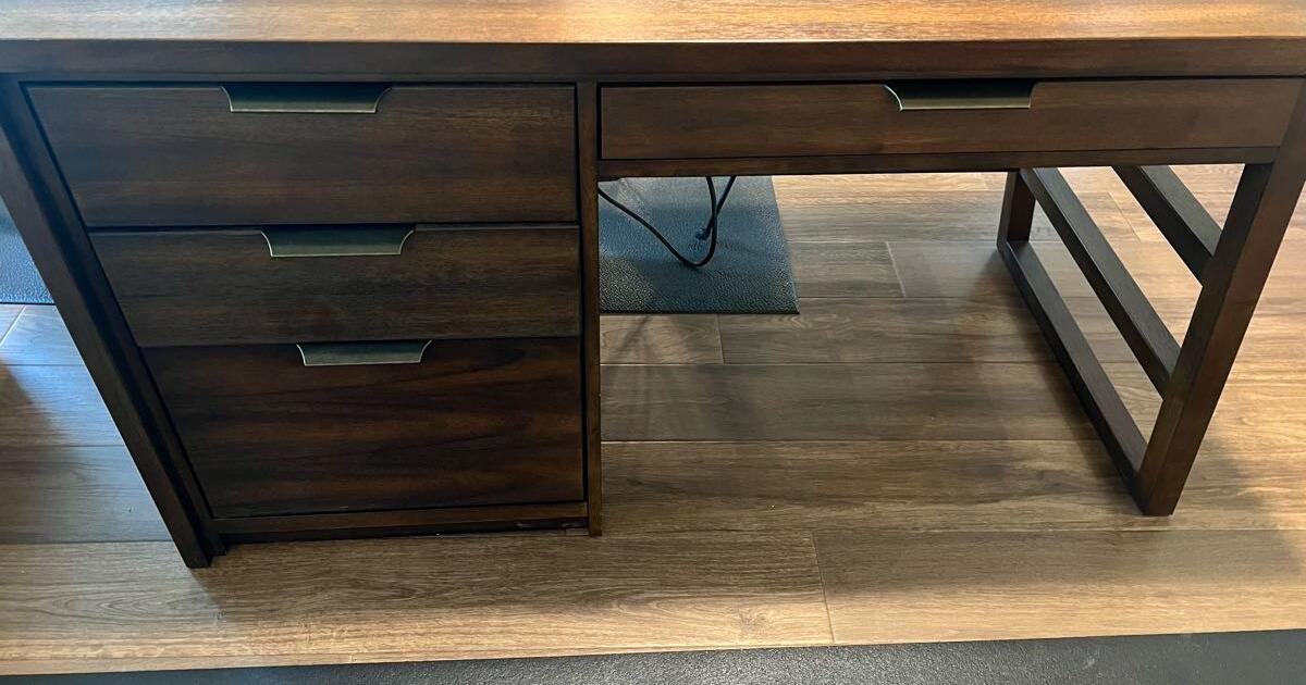 Desk for $50 in Georgetown, TX | For Sale & Free — Nextdoor