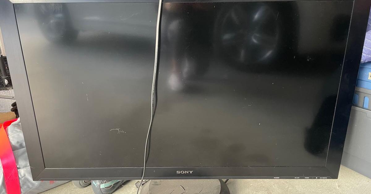 Sony Bravia Monitor TV for Free in Redondo Beach, CA | For Sale & Free ...