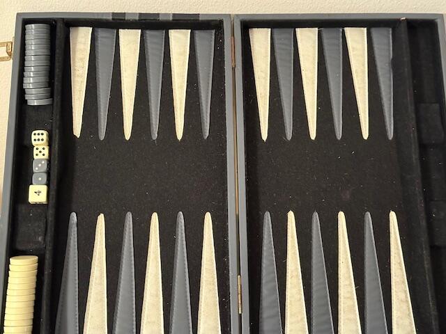 Backgammon Set for $20 in Jupiter, FL | For Sale & Free — Nextdoor