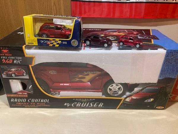 REDUCED NEED TO SELL !! Remote Control PT Cruiser w/ Collectable PT ...