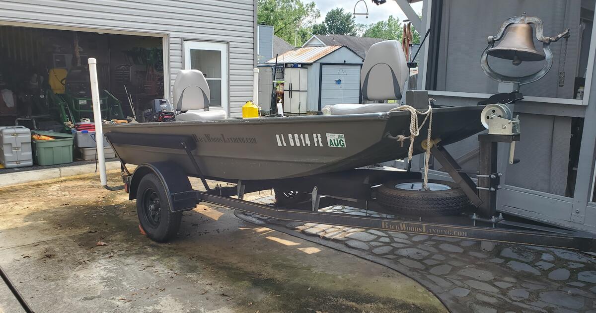 1248 Weldbilt boat, Motor And Trailer Backwoods trailer 9.8hp Tihatsu ...