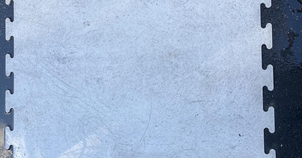 Barely used Synthetic Ice ideal for indoor or outdoor ice practice plus ...