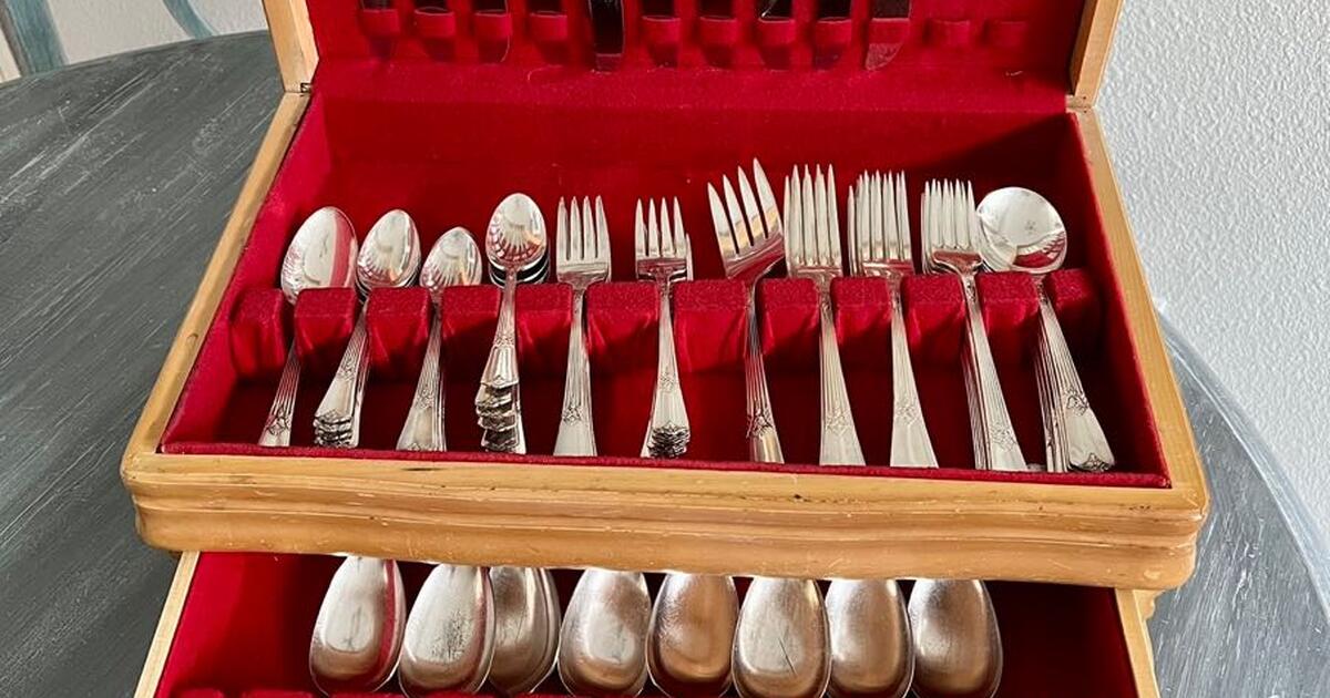 Vintage William Rogers Silverware set and chest for $150 in Maple ...