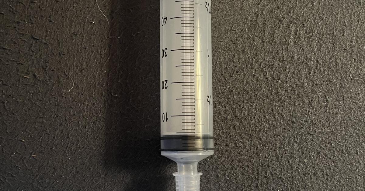 Used 2 ounce syringes for Free in Morgantown, IN | For Sale & Free ...