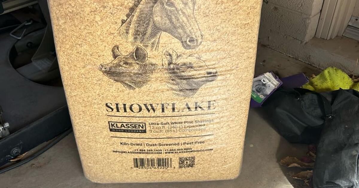 Showflake Ultra-Soft White Pine Shavings for Free in Scottsdale, AZ ...