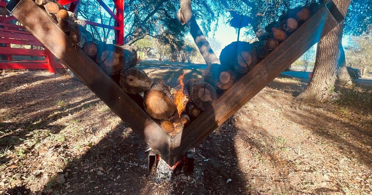 Self feeding V shaped fire for $250 in Canyon Lake, TX | For Sale ...