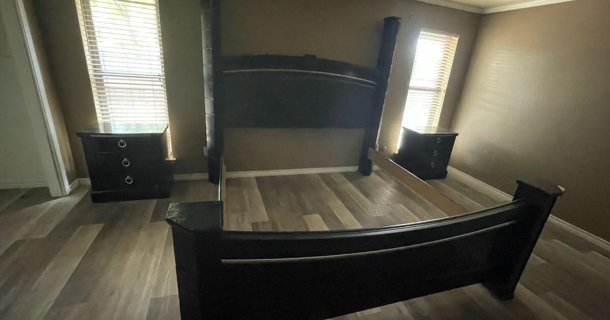 Black Wood Bedroom Set from Ashley furniture for $275 in Bedford, TX ...
