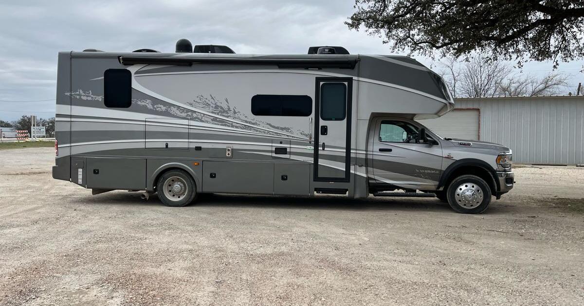 2021 Dynamax Corp Isata 5 Series 30 FW for $159999 in Horseshoe Bay, TX ...