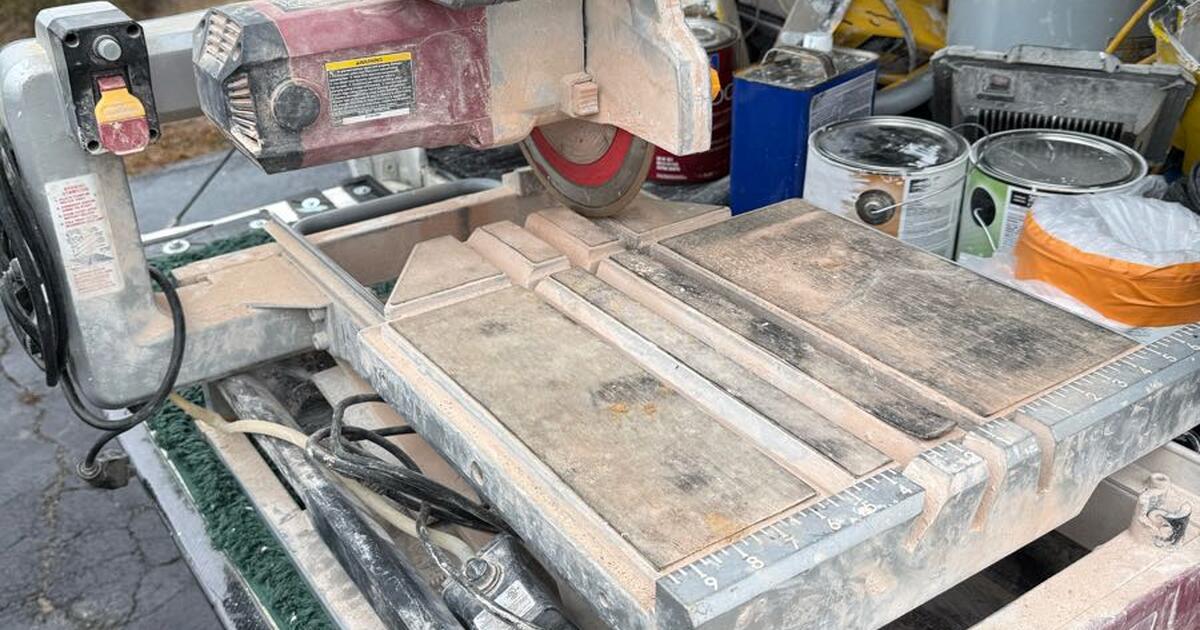 Chicago electric Wet Tile Saw (READ DESCRIPTION) for Free in Maryville ...
