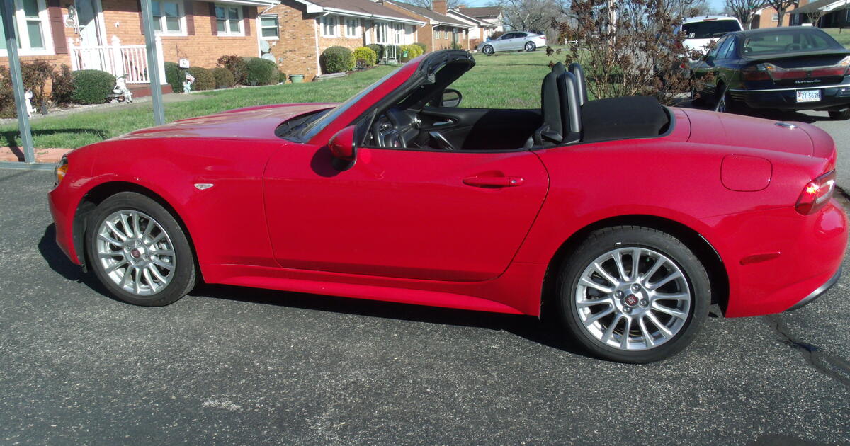 2017-124 RED CONVERTIBLE FIAT w/1700 milage for $19600 in Roanoke, VA ...